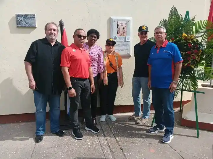 Develan tarja dedicada a Alejandro Oms en Santa Clara (+Audio) - CMHW