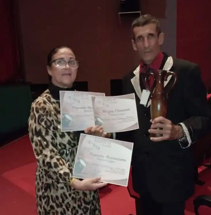 Javier y Raquel: con el orgullo de regresar Miembros de Honor en ...