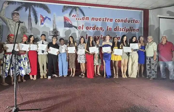 Celebró acto de graduación centro de enseñanza artística de Villa Clara ...